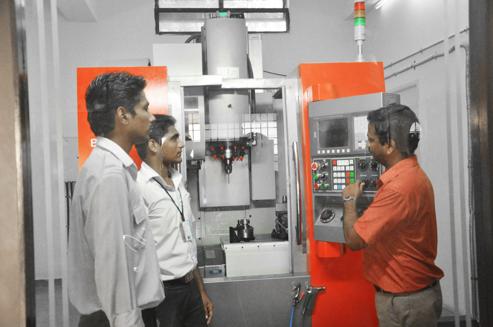 CNC-Machine – HIET